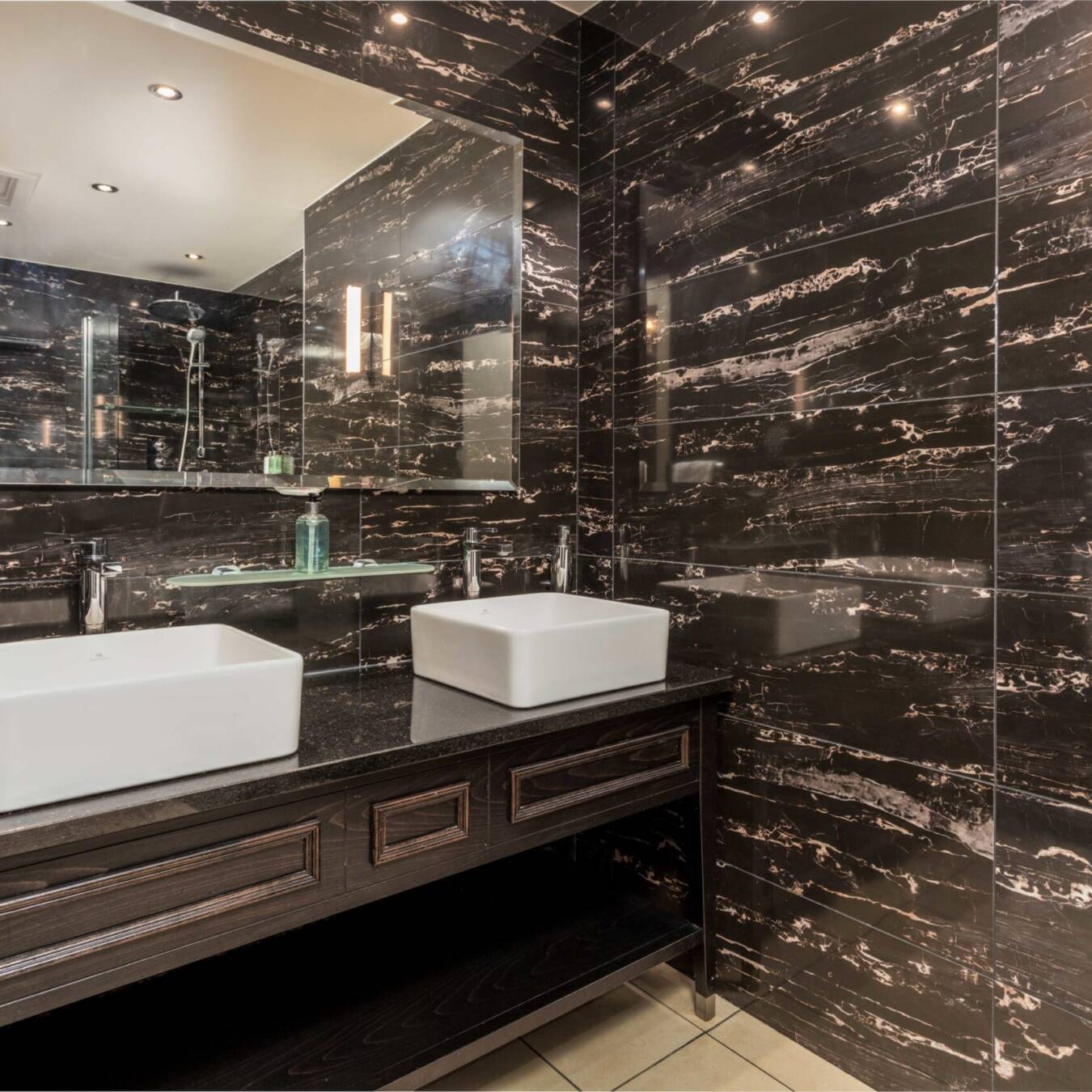 Book Direct With Donnini | Donnini Apartments